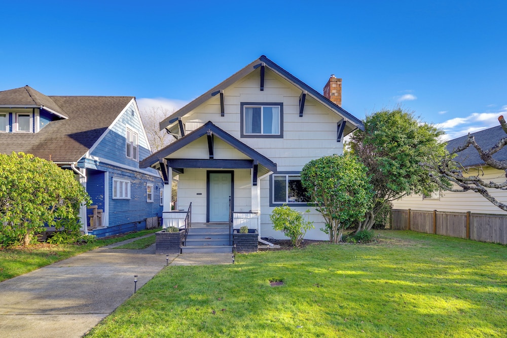 1 Mi To Historic Dtwn: Dog-friendly Everett Home! - Everett, WA