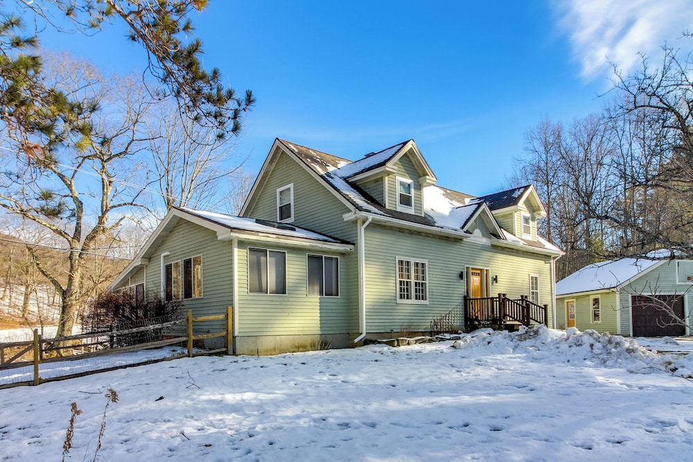 Hiking & Skiing Galore! Home In East Wallingford - Wallingford, VT