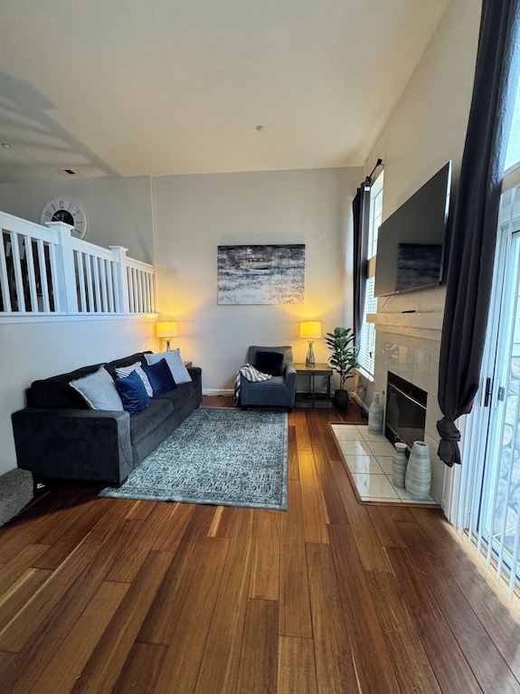 Spacious 3br San Jose Townhome Ideal For Families & Business Near Levis Downtown - San Jose, CA