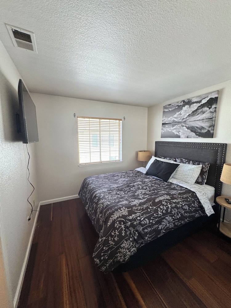 Spacious 3BR San Jose Townhome Ideal for Families & Business near Levis ...