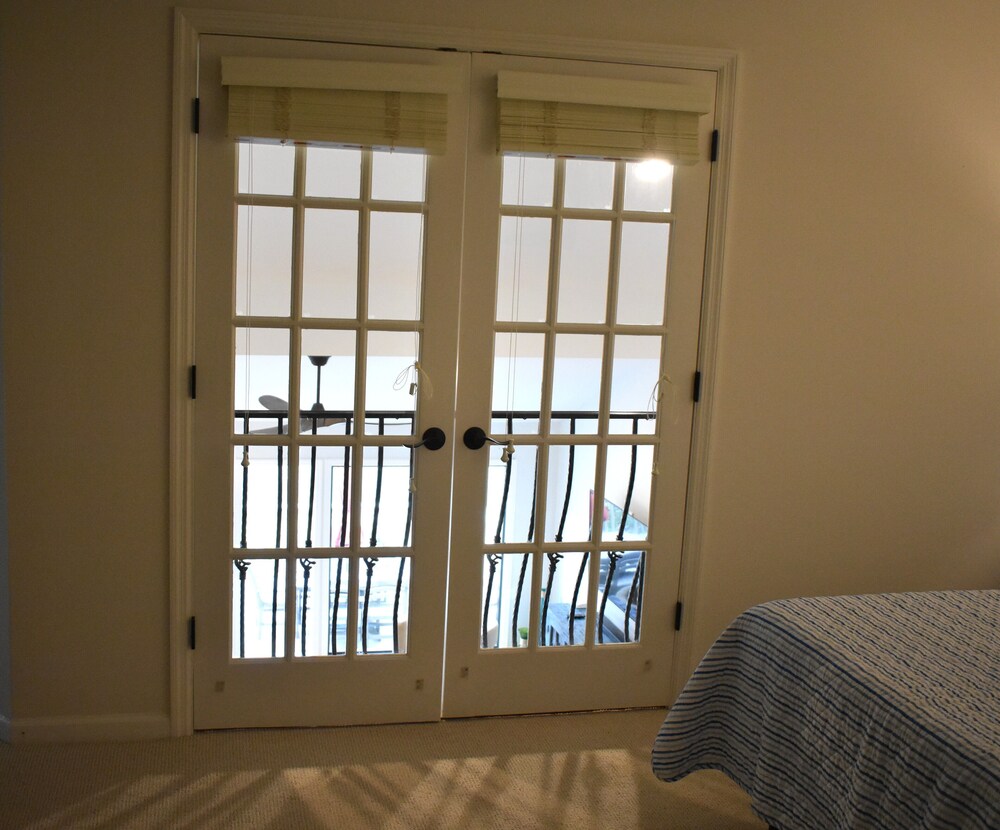 Premium 3 BR Villa with Lagoon View - Sleeps 8 - Free Bikes - New ...