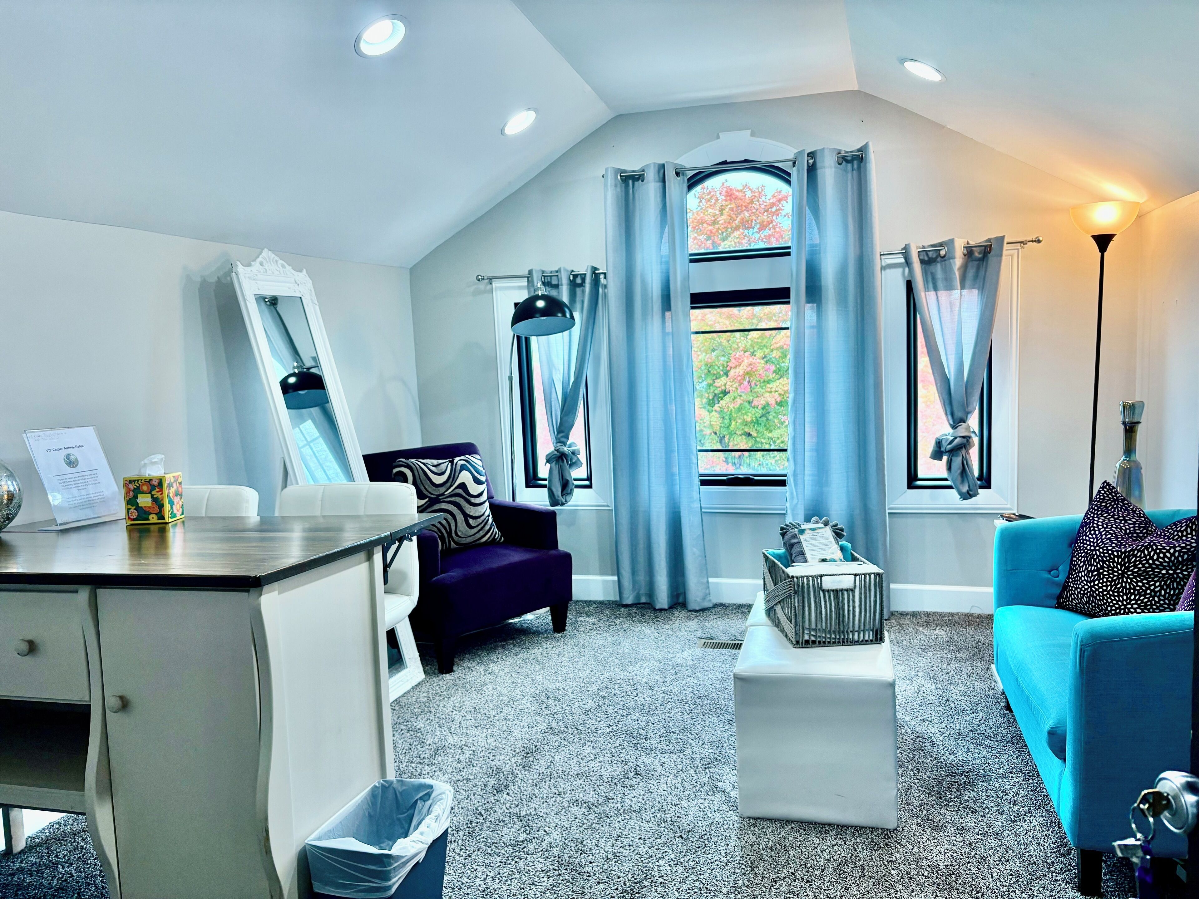 The Dream & Solitude Suite  Quiet Two-room Stay For Women - Indianapolis, IN