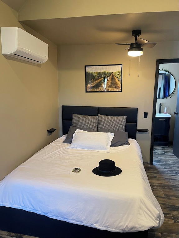 Romantic 1-bedroom Cabin With Private Terrace In Heart Of Valle De Guadalupe - Ensenada