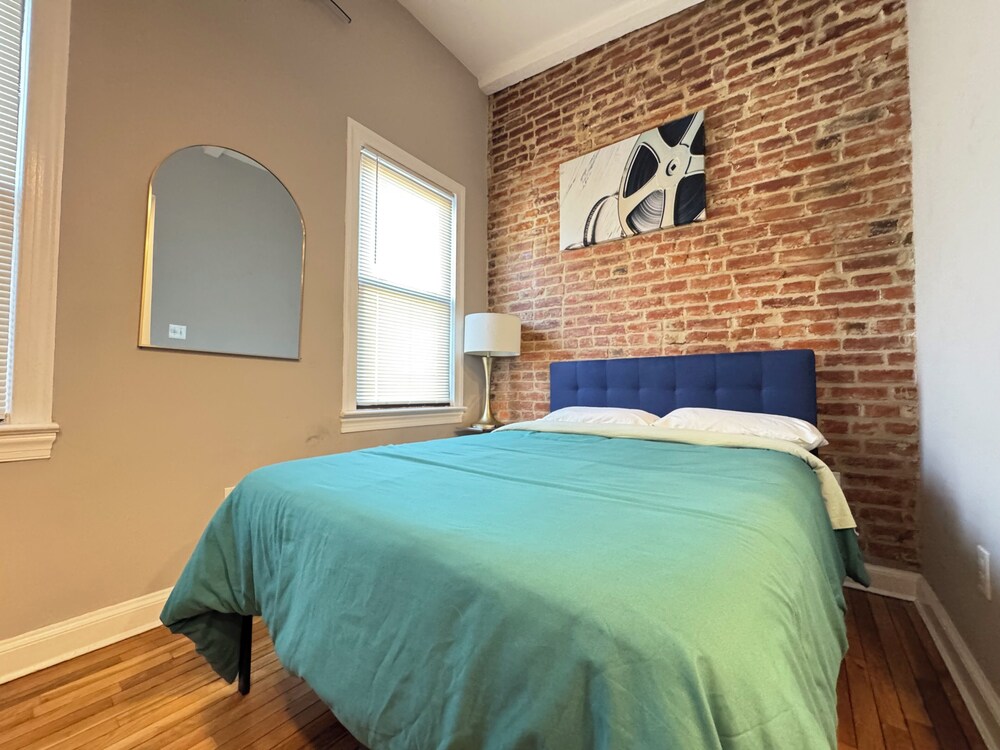 Beautiful Unique Townhouse in NW - Washington | Stayz