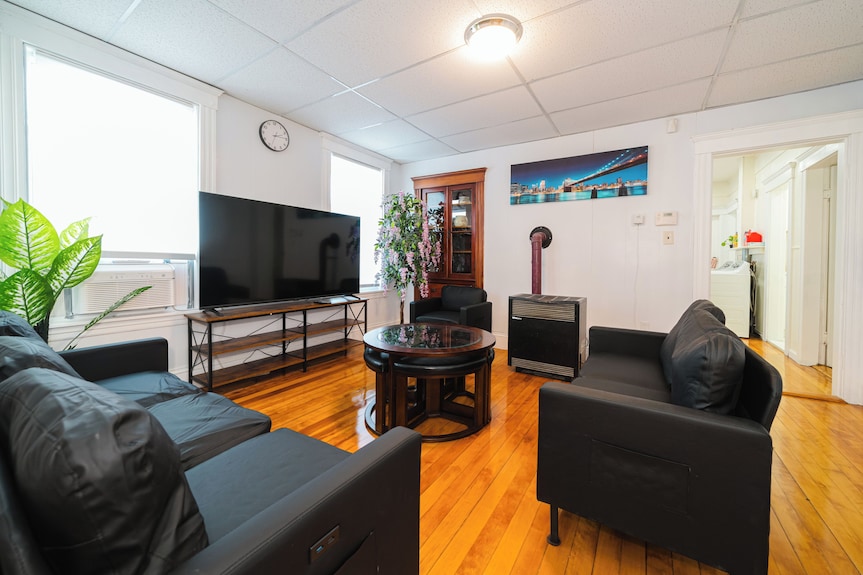 4/1 - 3br Worcester - Cozy Apartment Near Clark Uni - 우스터