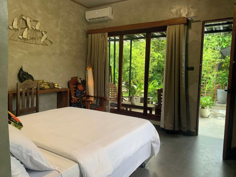 Casa Nacpan - El Nido, Philippines