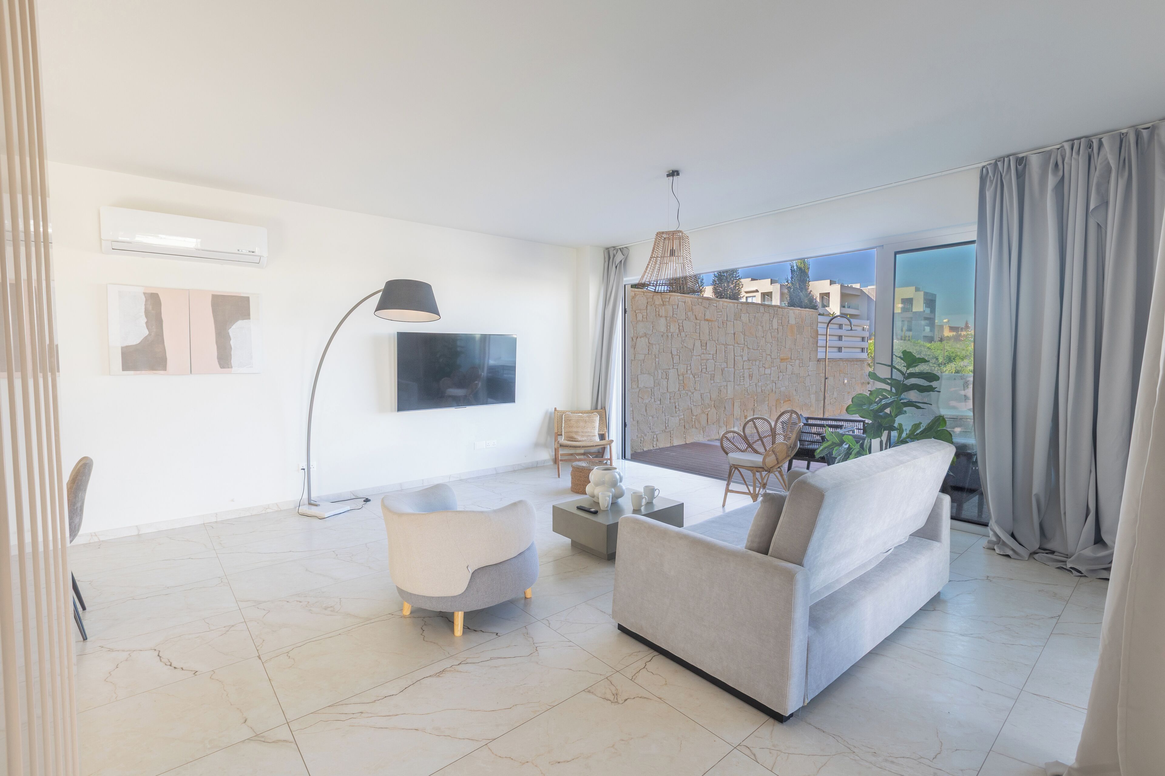 Vila, 4 quartos, piscina particular | Sala de estar