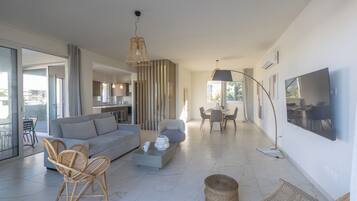 Villa, 4 quartos, piscina privativa | Sala