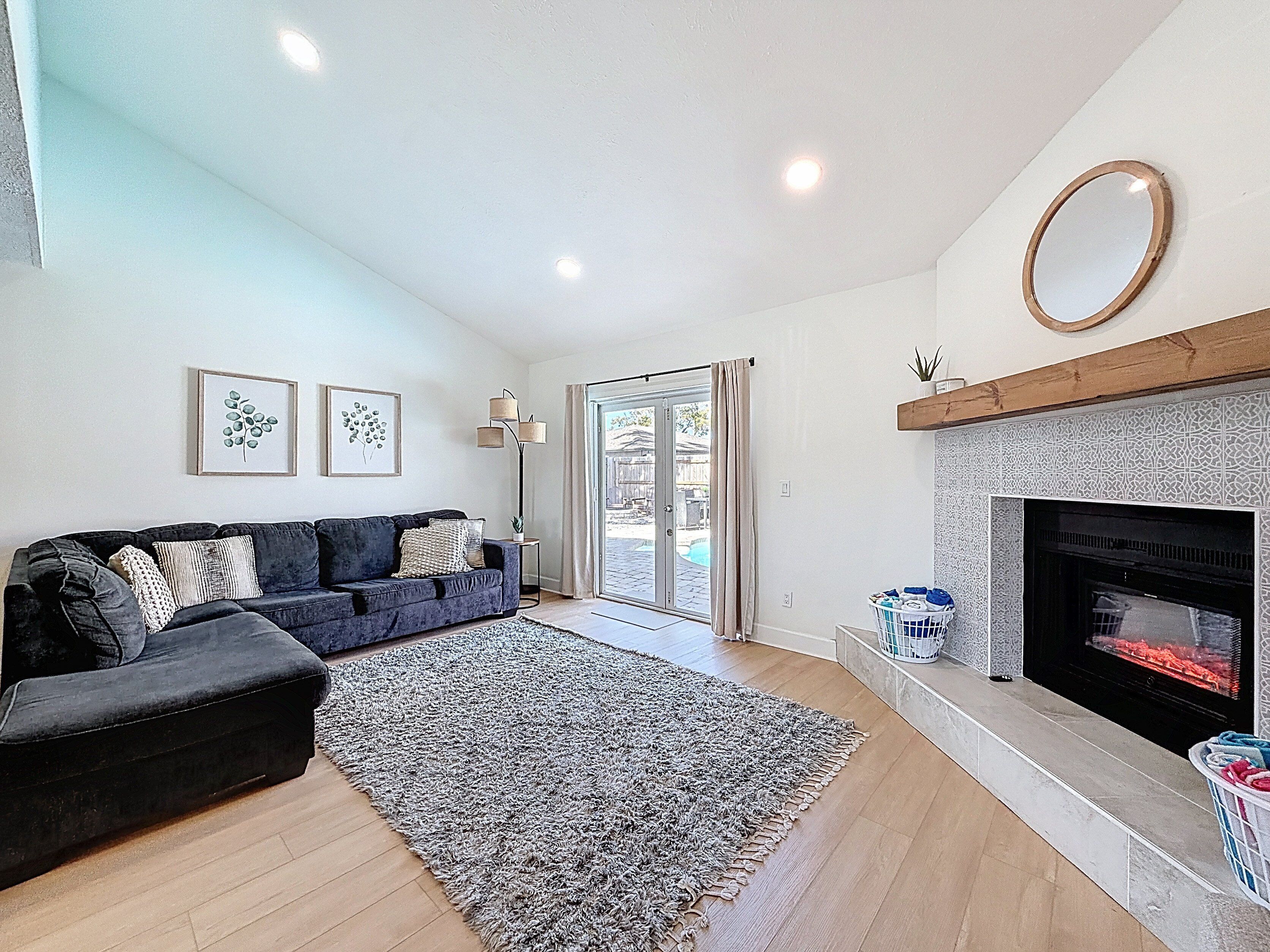 Near Beach W/ Private Pool, Fire Pit, Grill, Games & More! - Treasure Island, FL