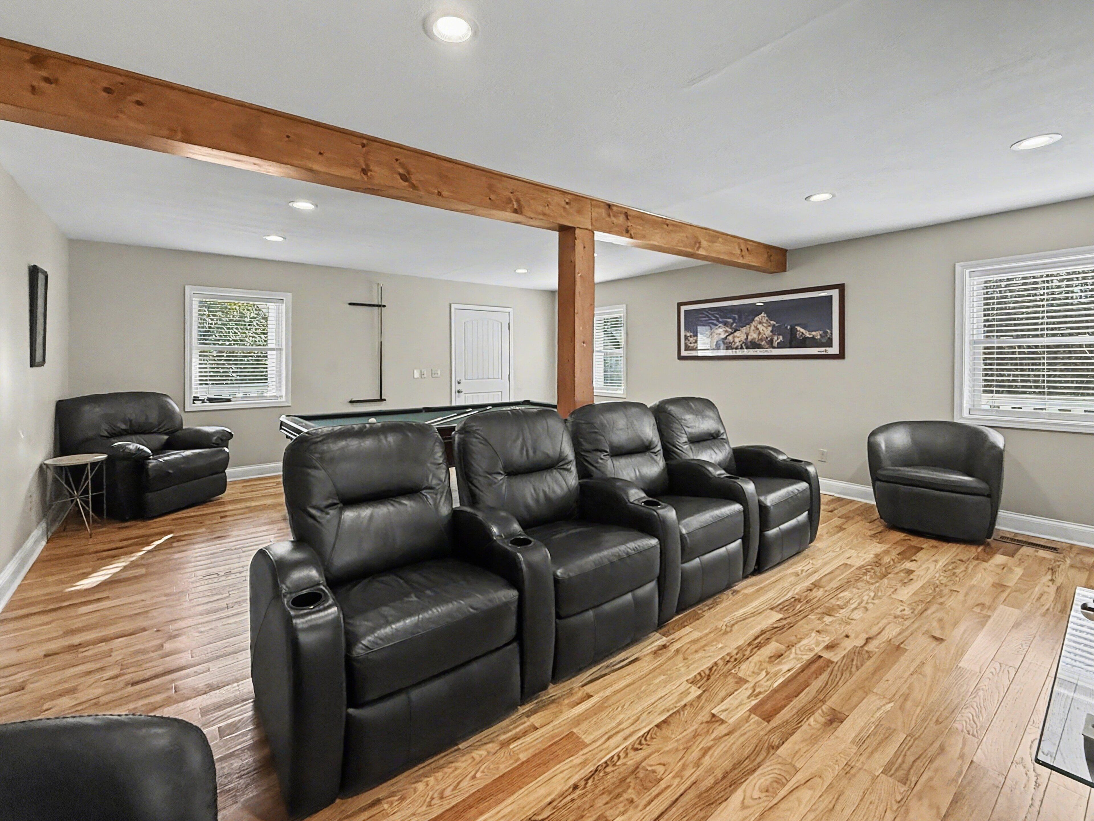 Forget-me-not: Spacious 6-bedroom Retreat, Walk To Downtown - Highlands, NC