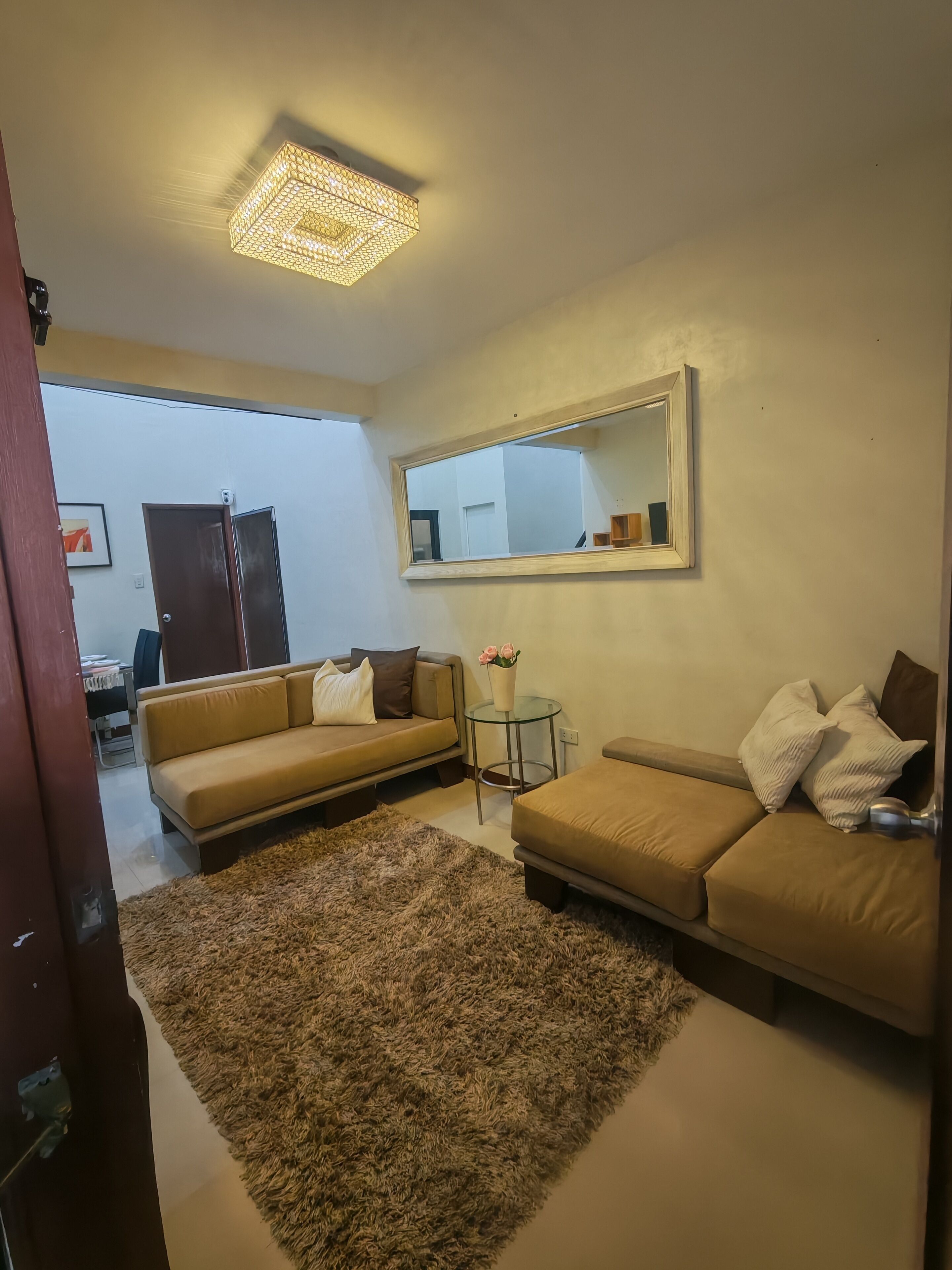 Gentle Stay Lipa- 3br For 6 Persons W/ Ac, Wifi. - Mataas Na Kahoy