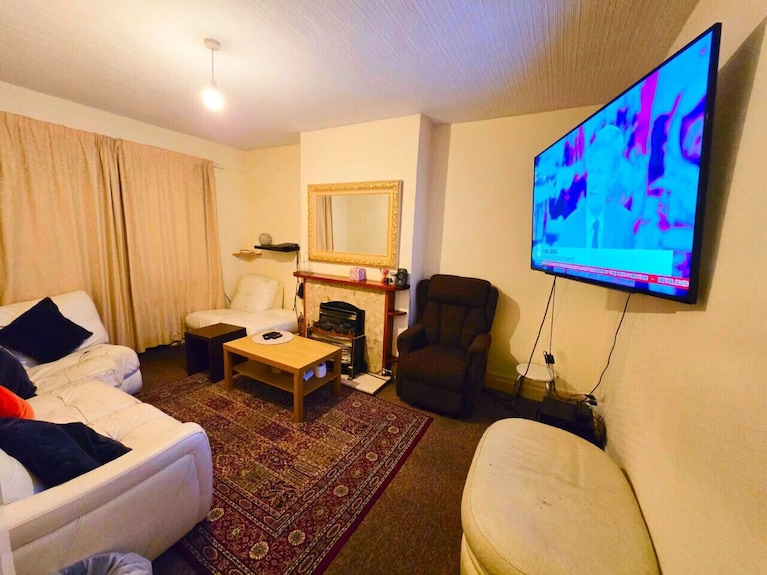 3 Bedroom Full House Easy Booking Super-fast Wi-fi - Aéroport de Birmingham (BHX)