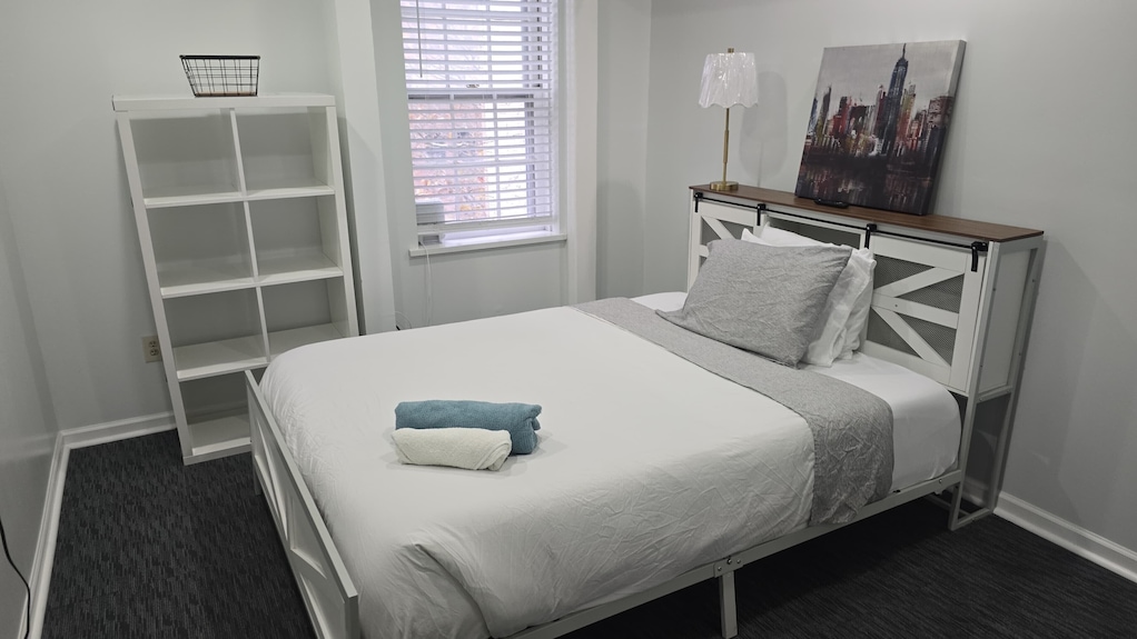 Wonderful 3-bedroom Apartment With Ac In Welcoming Bridgeport - Bridgeport, CT