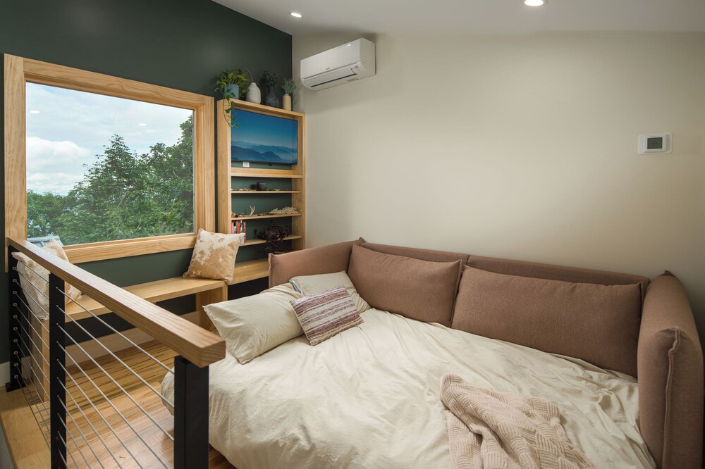 the Birdhouse of Boone, Luxe + Long Views + Charming Tiny Home ...