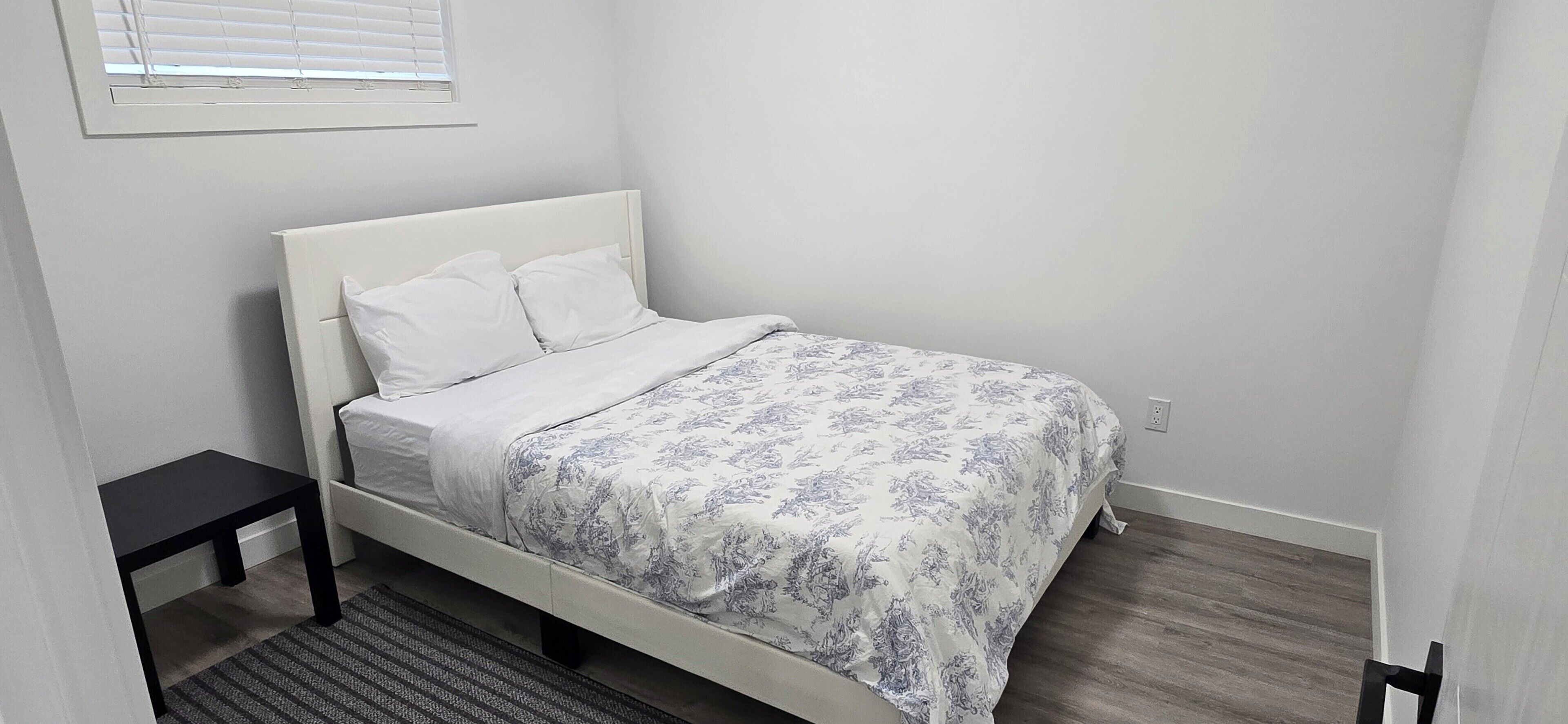 Brand New Legal Basement Suite In A Quiet Neighbourhood - Edmonton