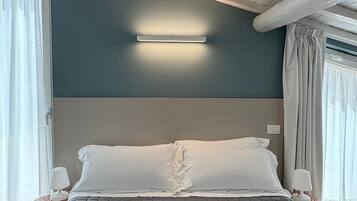 Quarto Duplo ou Twin Deluxe, Vista para a cidade | Cortinas/cortinados opacos, quartos insonorizados, Wi-fi grátis