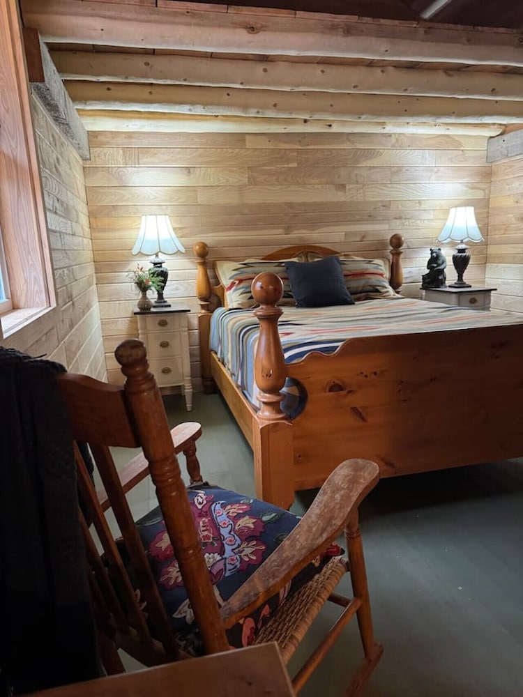 Allen Falls Private Woodland Cabin on 30 acres - Town of Parishville | Vrbo