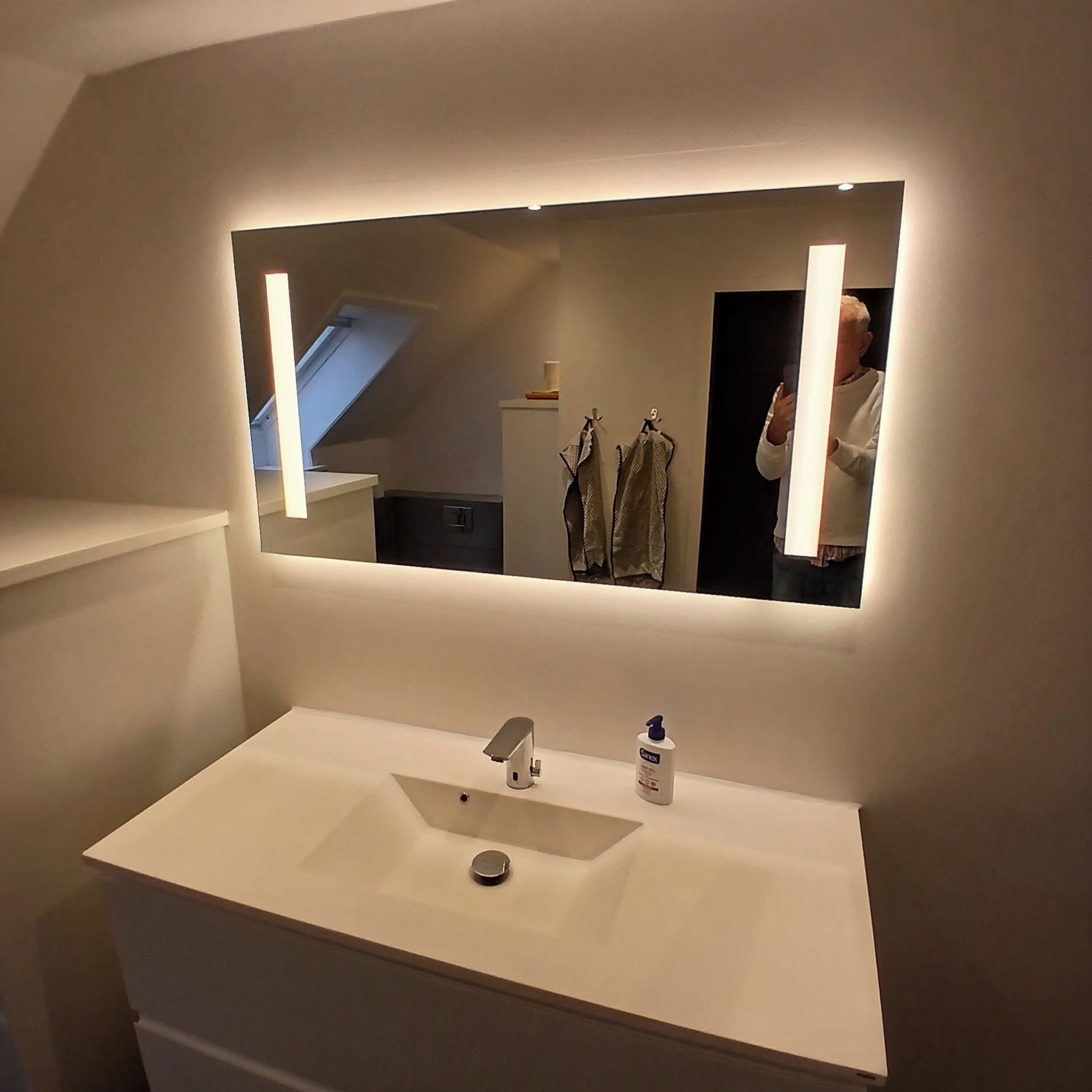 Suite Exclusiva, Vista para a cidade | Casa de banho | Um polibã, toalhas fornecidas, sabão, champô 