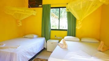 Quarto Duplo ou Twin Comfort, vista para a montanha | Secretária, secretária adequada para computadores portáteis