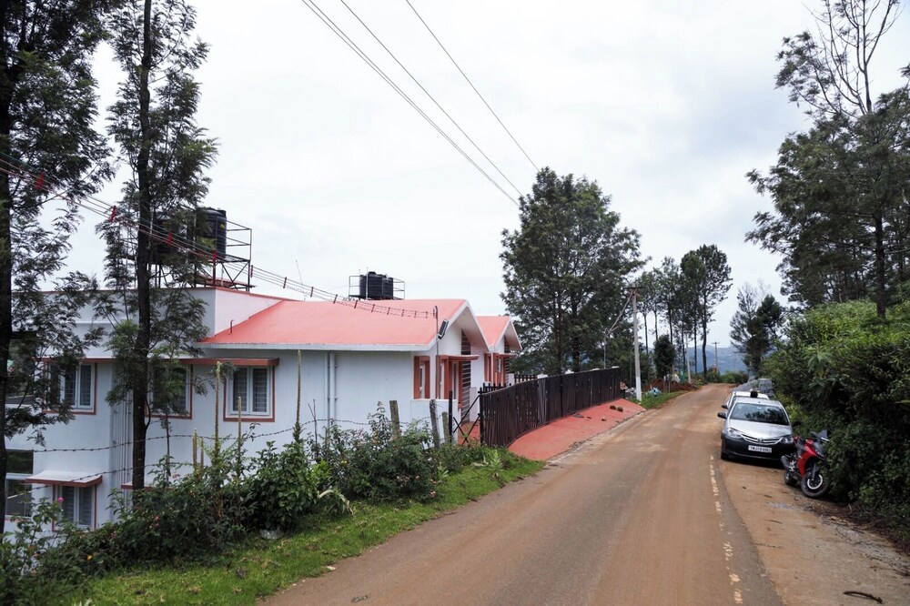 Serene Grandeur - Kotagiri