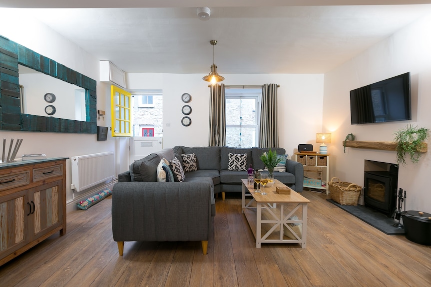 Dans Den Sleeps 4 St Ives Dog Friendly Wood Burner - St Ives