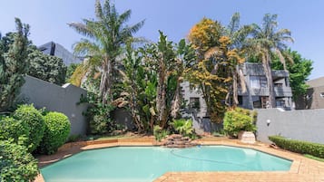 Apartamento, 3 quartos, para fumantes, sacada | Piscina | Piscina externa