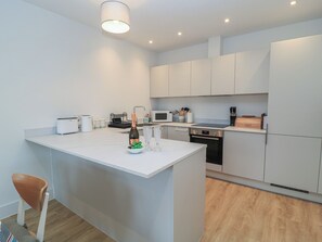 Casa de Campo | Cozinha privada | Uma máquina de lavar louça, utensílios de cozinha 