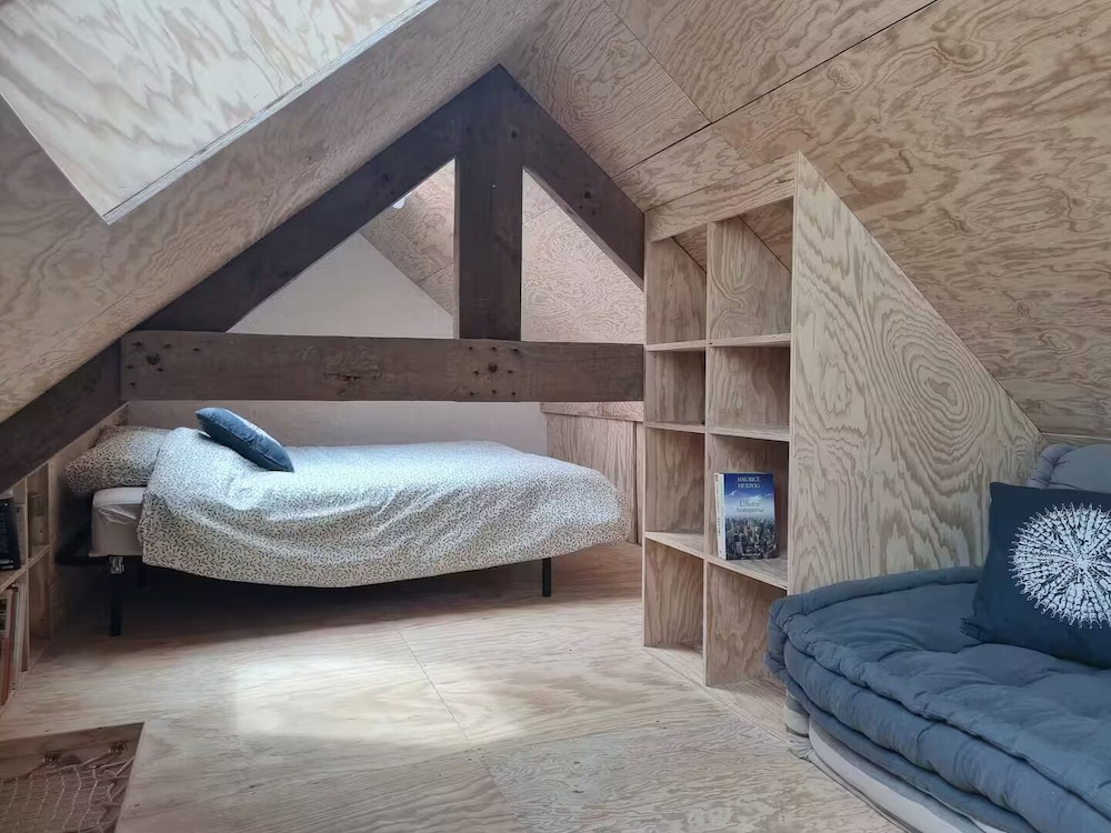 Stone house near the ocean - Treogat | Vrbo