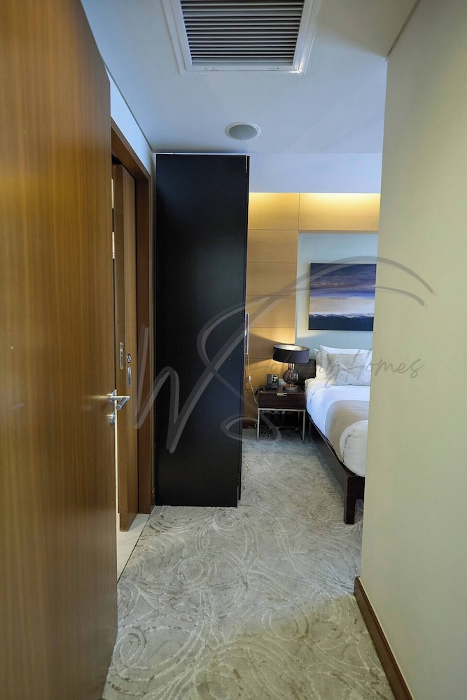 Inside Dubai Mall 1BHK apartment WS Holiday Homes Reviews, Deals ...