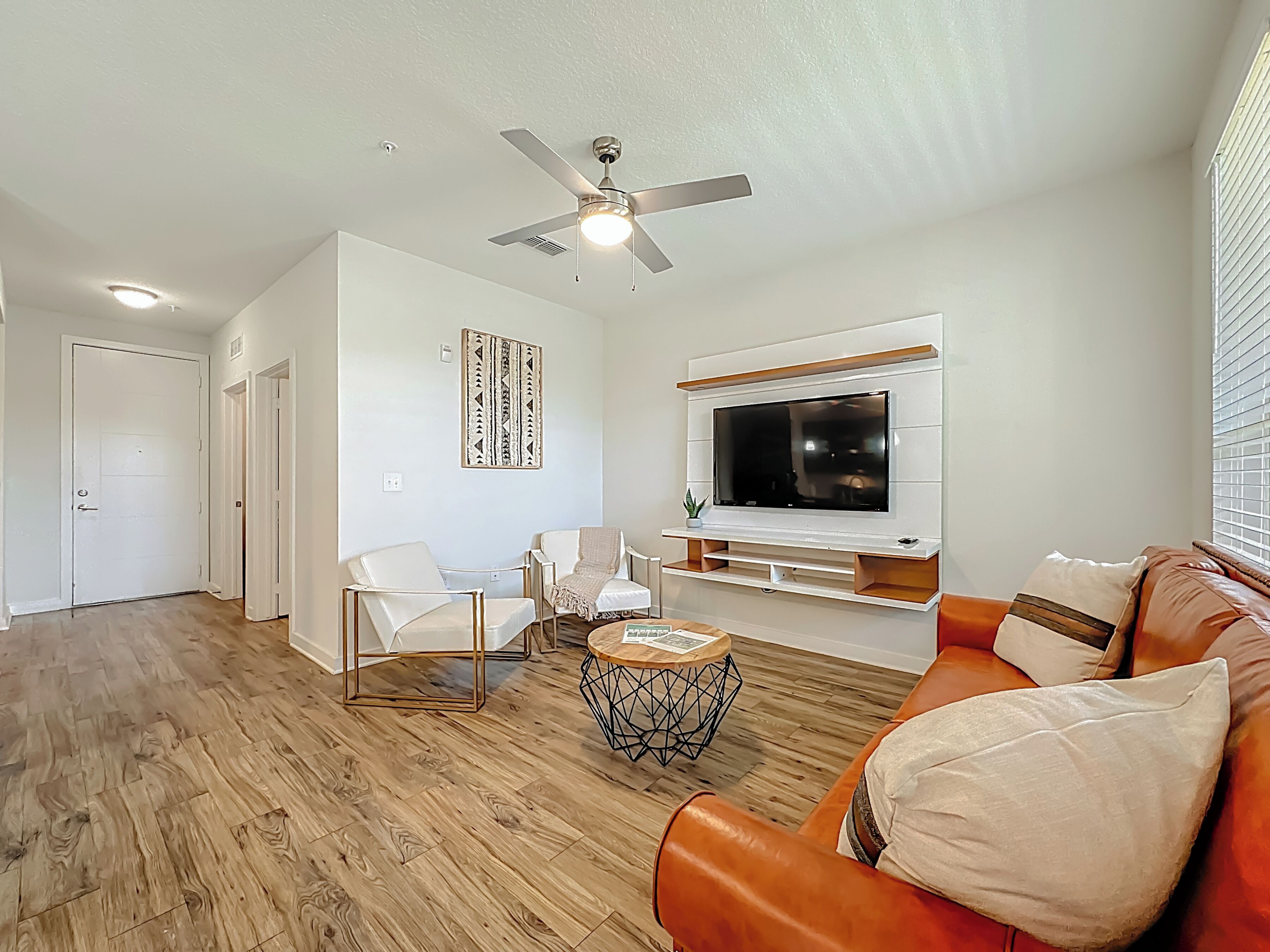 Spacious 1-br, 2-king Beds, Near Mayo, Pool, Gym, Fast Wifi Workspace, Beach - Jacksonville, FL