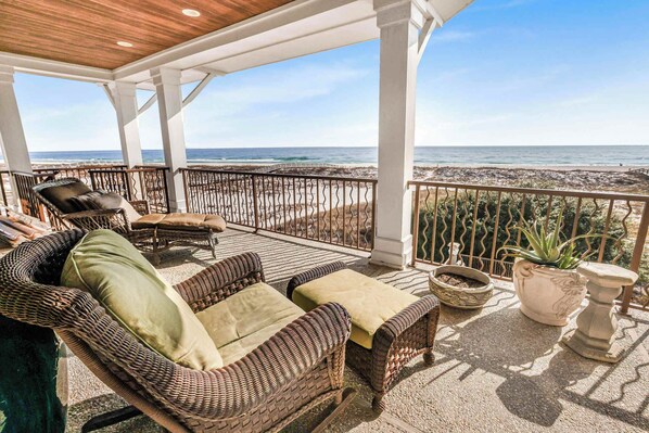 The Gayosa House, Beachfront Oasis w/ Private Pool Reviews, Deals ...