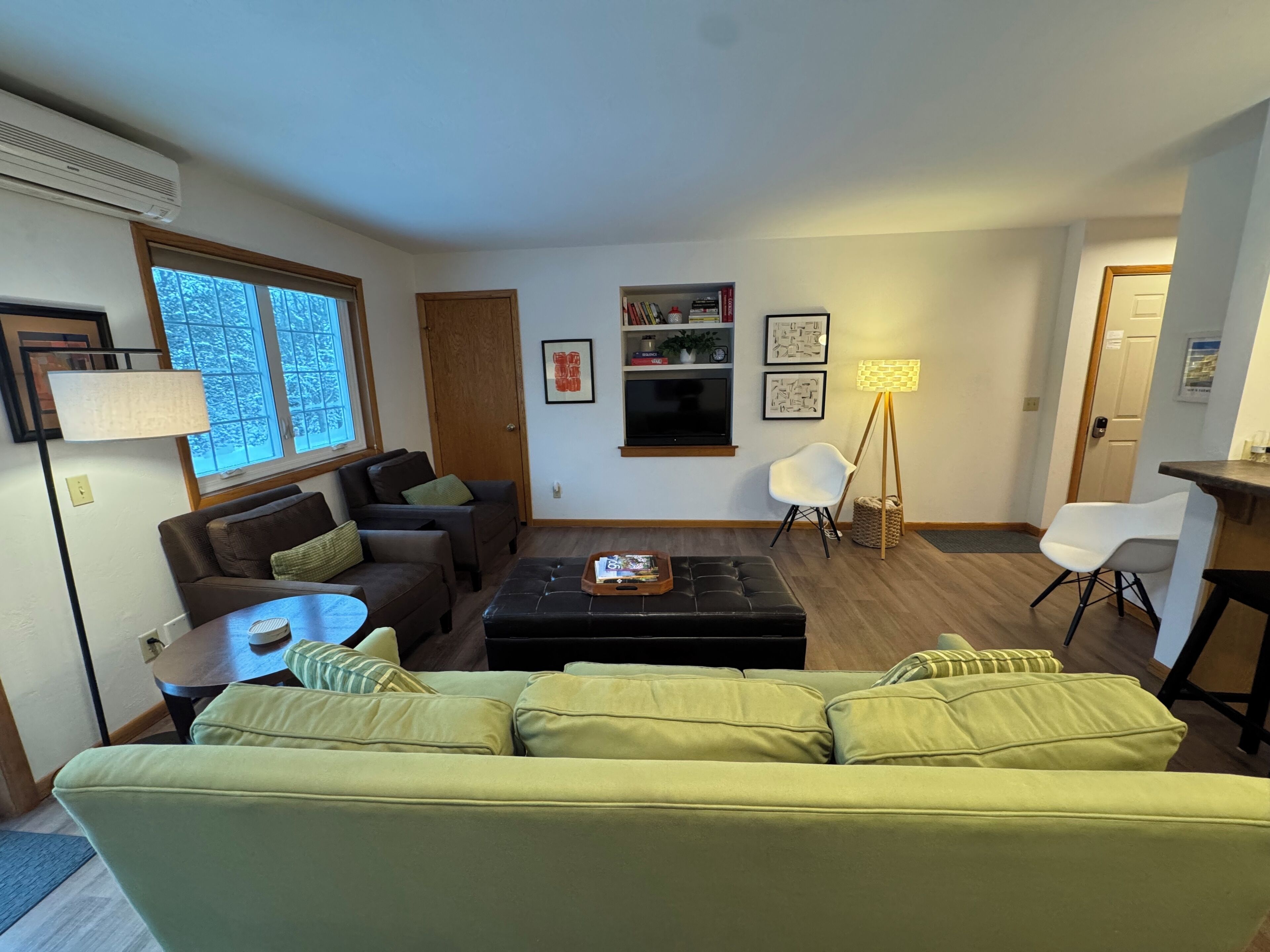 Hilltop Haven For Two. 1-bedroom Condo, Walkable To Fish Creek + Penn State Park - Egg Harbor, WI