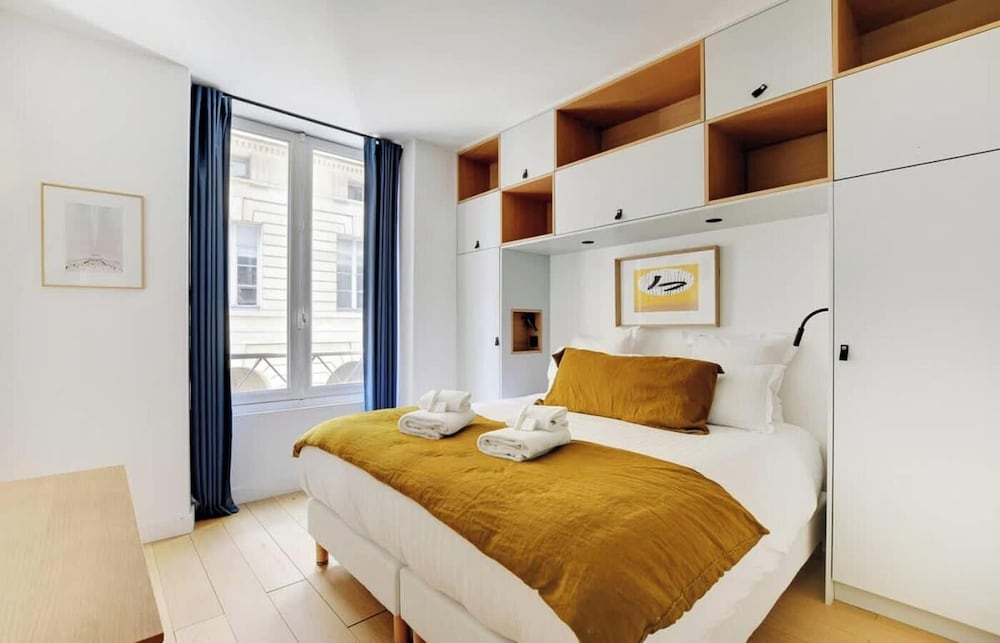 AN IRRESISTIBLE CHOICE FOR AN UNFORGETTABLE STAY IN THE LEFT BANK ...