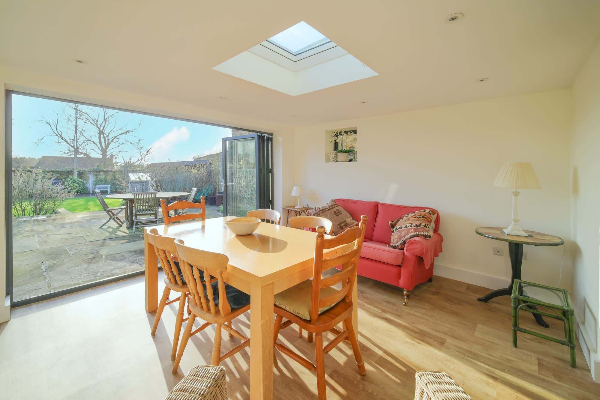 Charming Barn Conversion, Idyllic Somerset Village - 크류케른