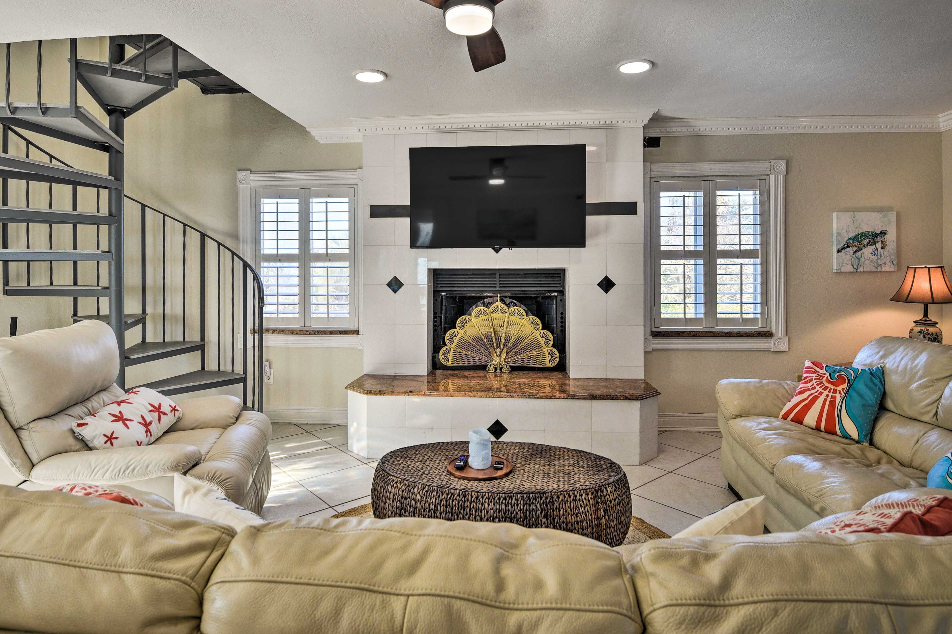 Flagler Beach Oceanfront Haven W/ Hot Tub - Flagler Beach, FL