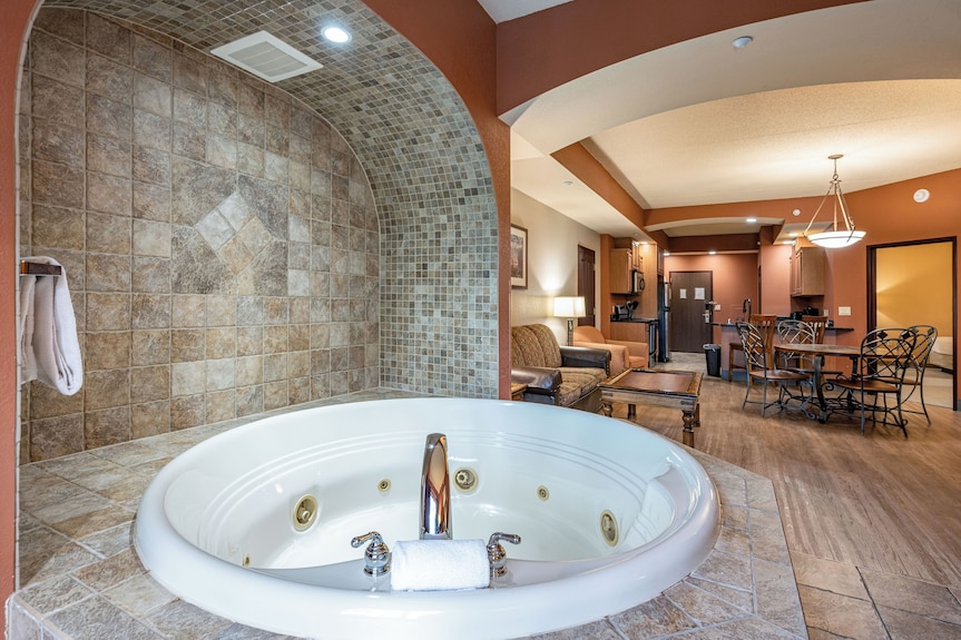 Chula Vista Resort Huge 3-bedroom Condo Includes Free Waterpark Passes For All! - Wisconsin