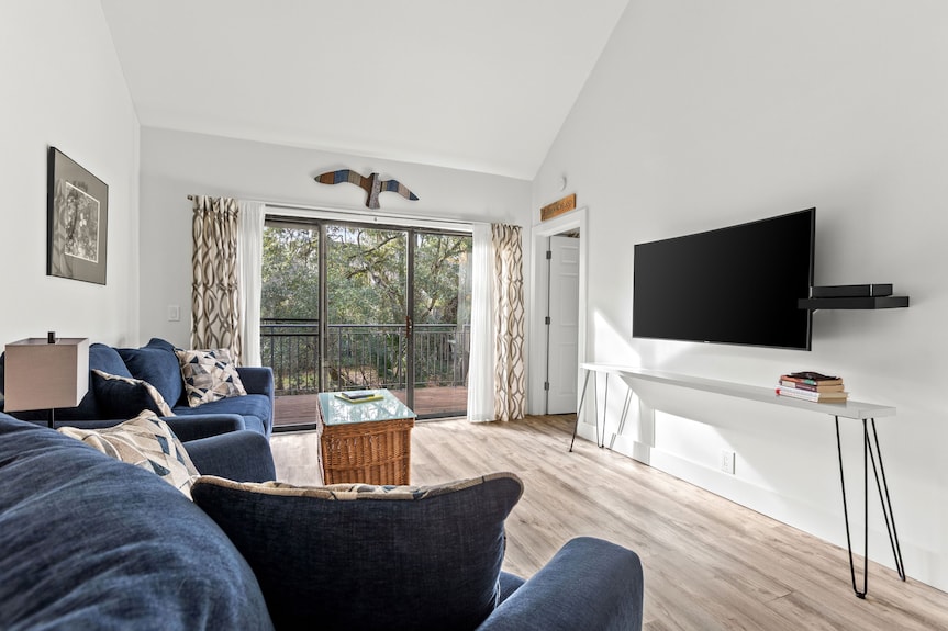 Golf Course View 1br Villa -1 Dog Permitted- Amenity Access Included - Botany Bay, Edisto Island