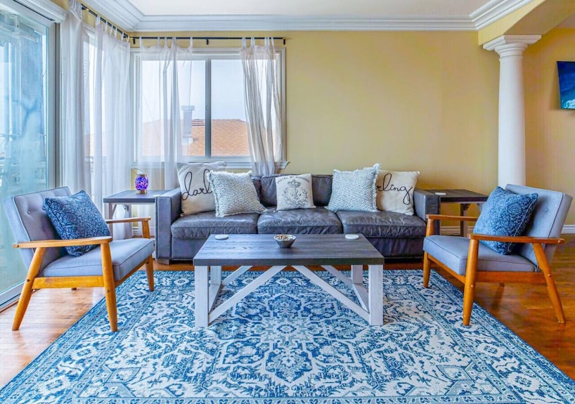 Ocean View Penthouse 2/2 W/garage 2 Blocks 2 Sand! - 雷東多海灘