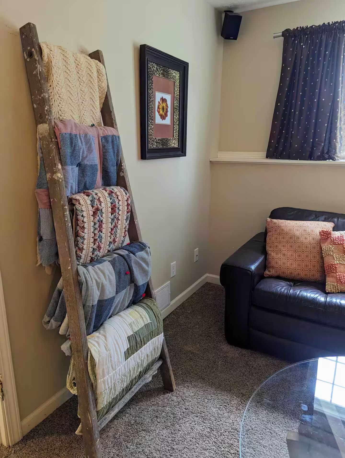 Serene Farm Stay Guest Suite - Palisades State Park, Garretson