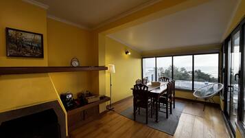 Casa Deluxe, casa de banho anexa, vista para o oceano (Machico View) | Restaurantes