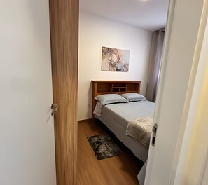 Apartamento Básico | Camas de colchão Select Comfort, Wi-fi grátis, roupa de cama fornecida 