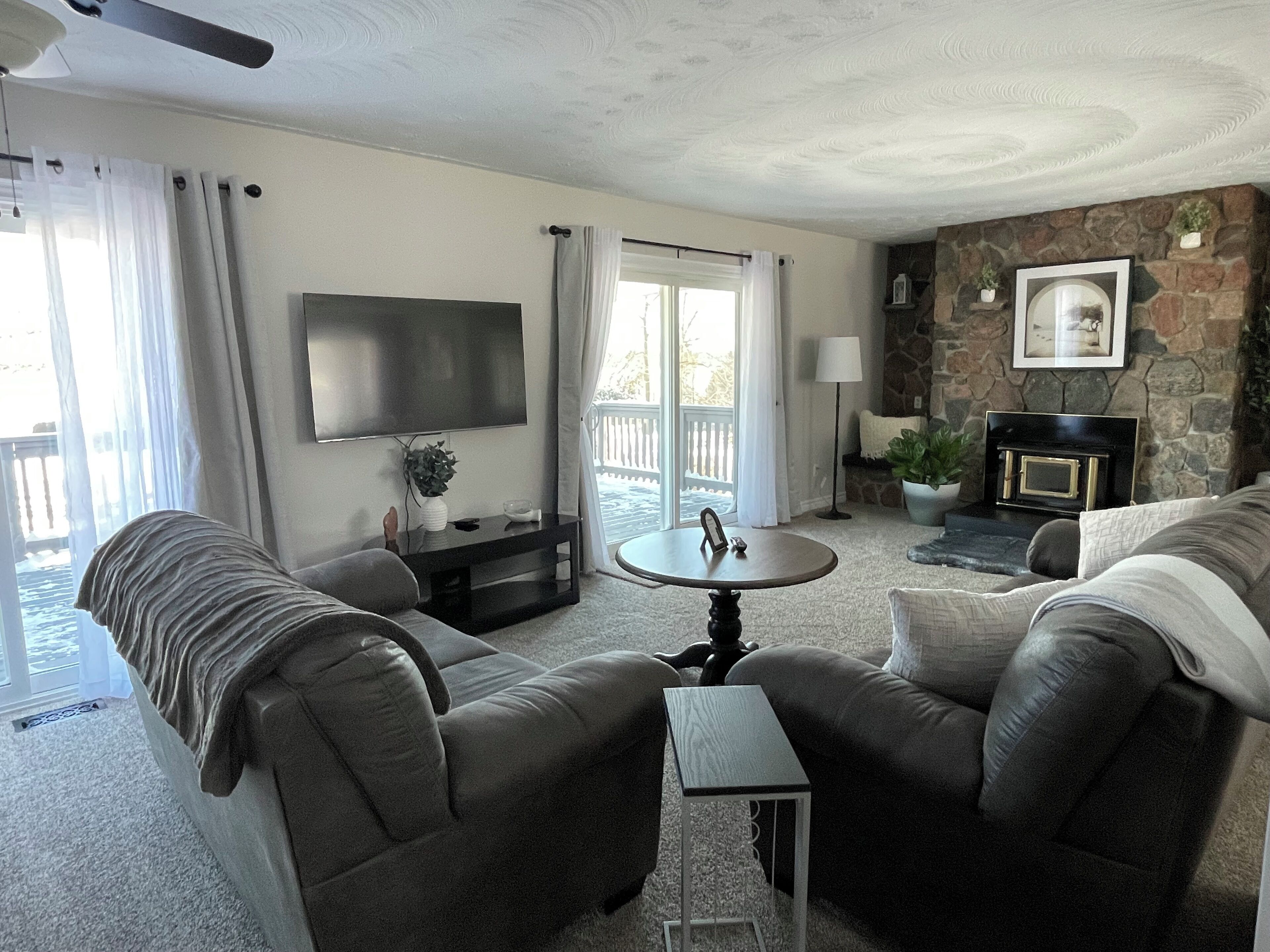 Cozy Gem-near Peterborough-freshly Decorated - Peterborough, Canadá