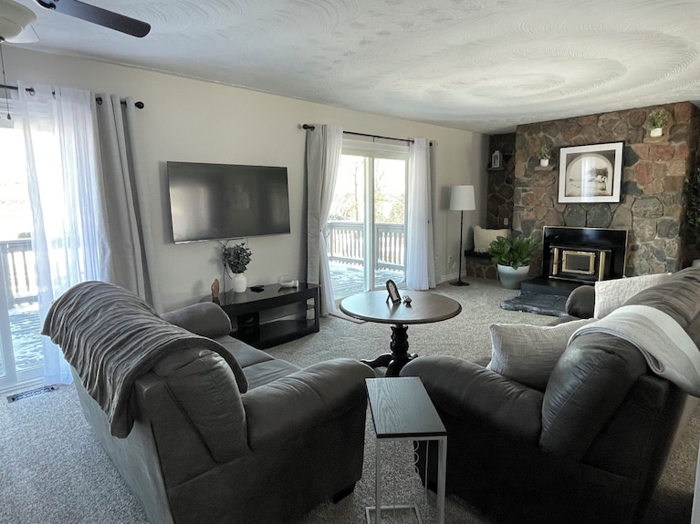 Cozy Gem-near Peterborough-freshly Decorated - Peterborough, Canadá