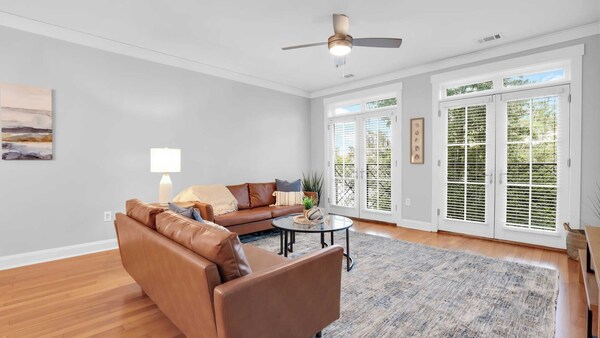 2 Suites Walkable Historic District + Free Parking The Juliette By Avantstay - Savannah, GA