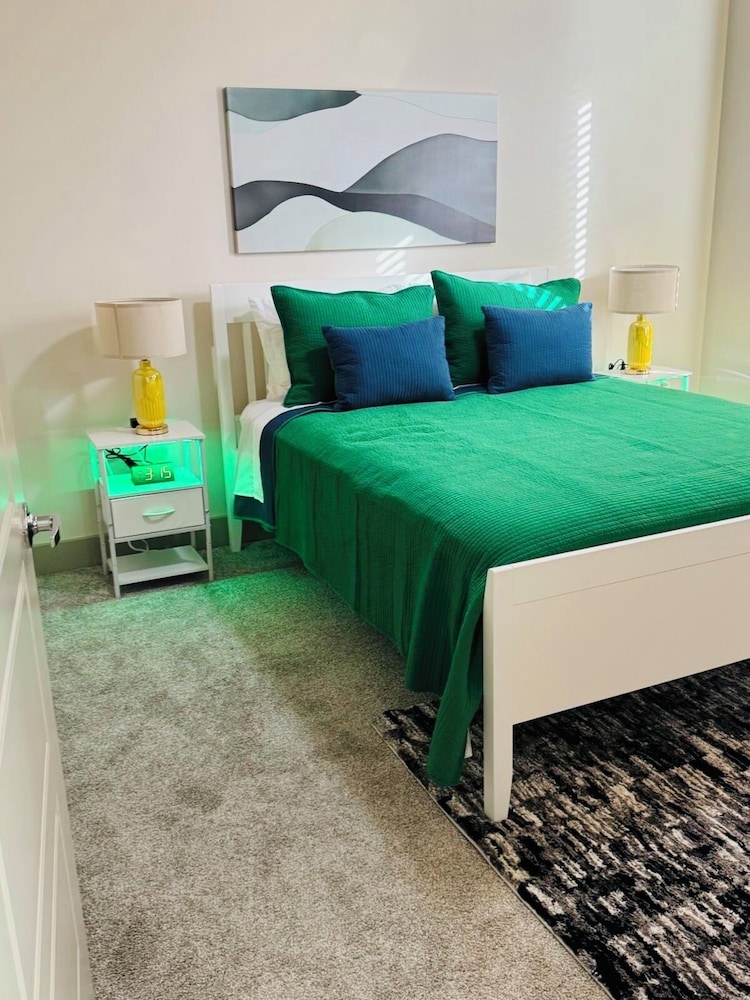 The Frisco Jewel at Central Square: Mid-century modern comfort ...