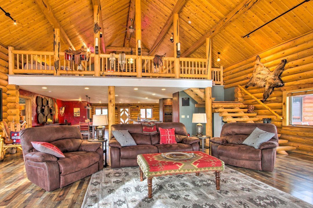 Montana Lodge On 132 Acres | Sleeps 12 - Anaconda, MT