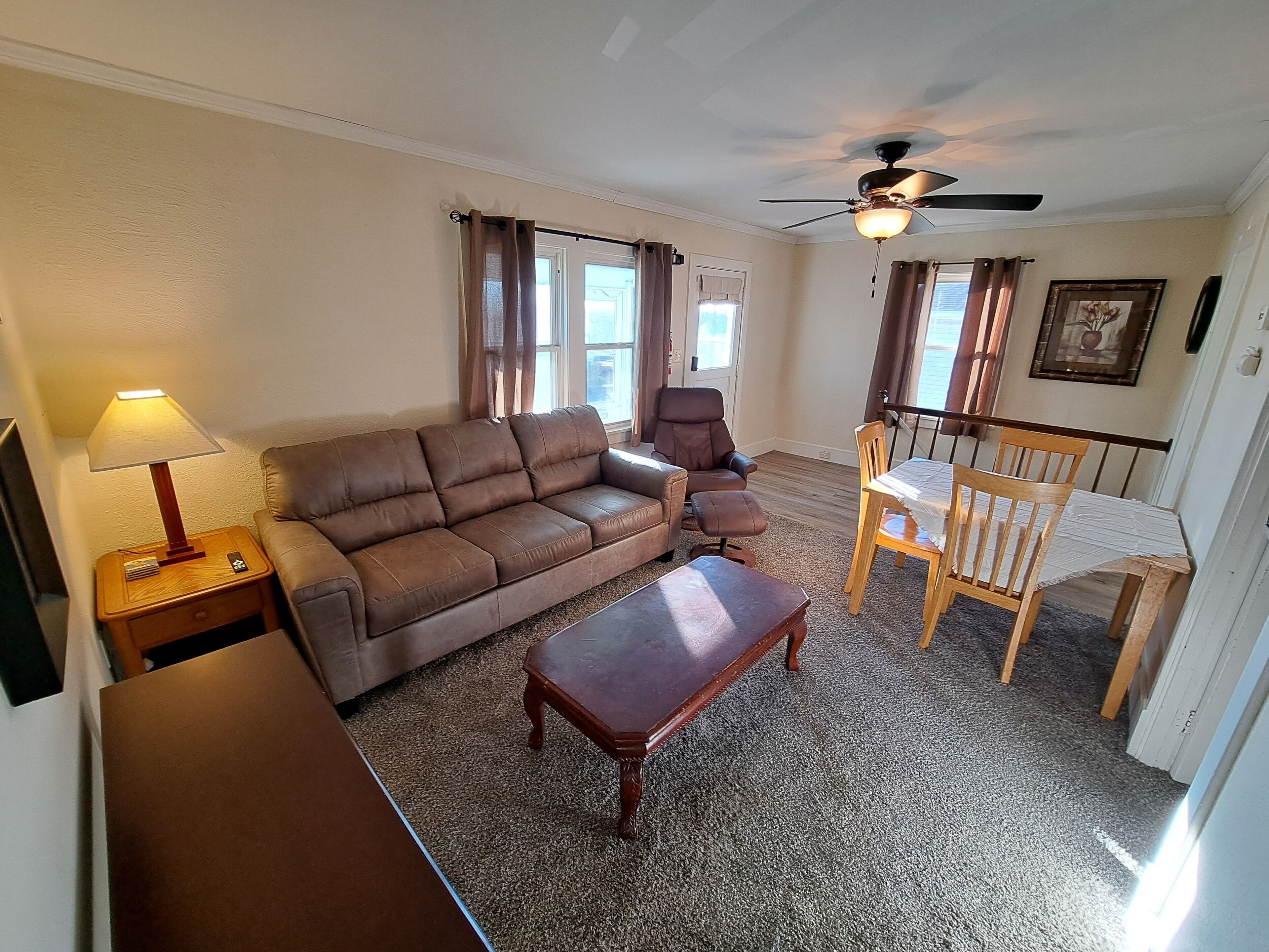 Location! Walking Distance To Colleges And Hospitals - Dubuque, IA