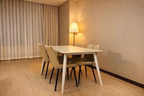 Quarto Familiar | Refeições no quarto