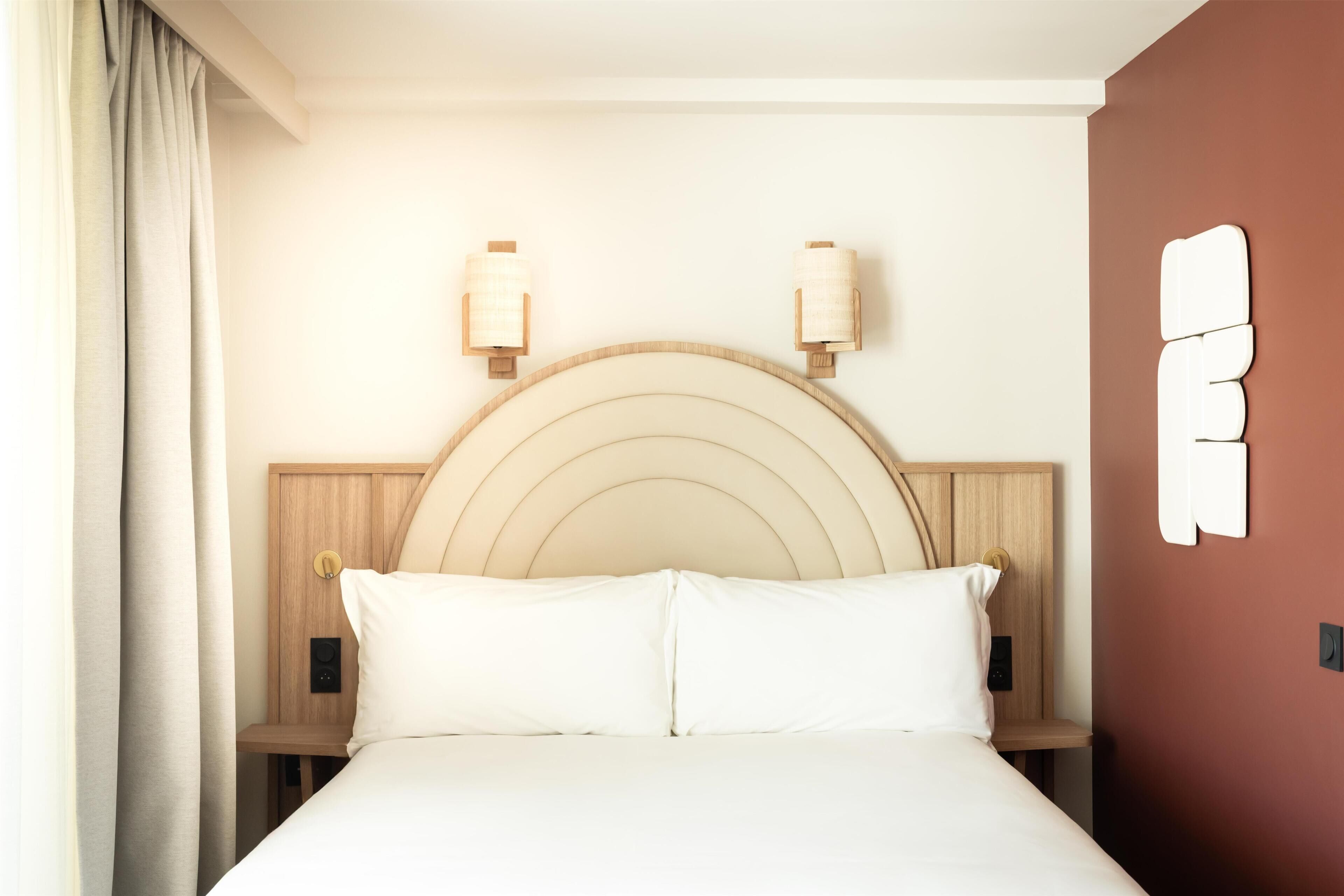 Roupa de alta qualidade, camas de colchão pillowtop, minibar 