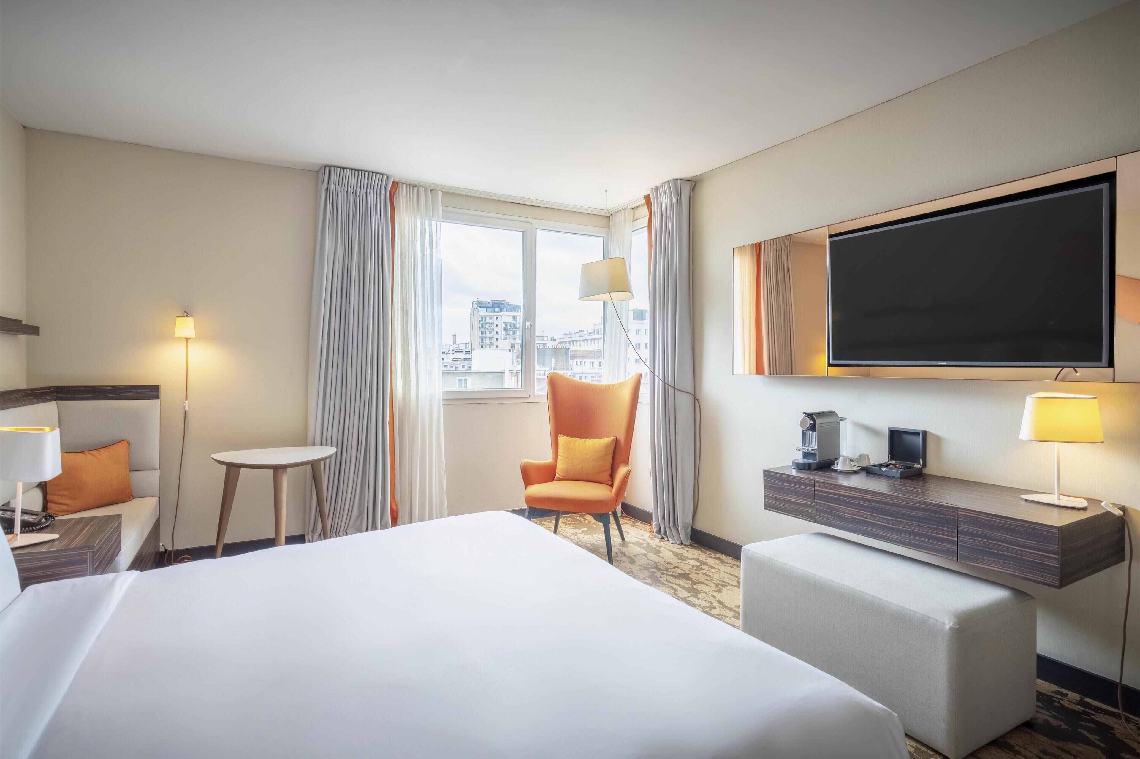 Cofres nos quartos, escrivaninha, espaço de trabalho para notebook